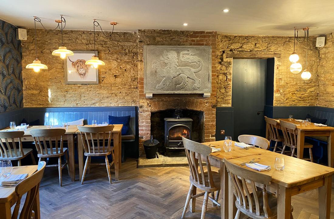 The Red Lion Cricklade – pub, restaurant and inn with online booking