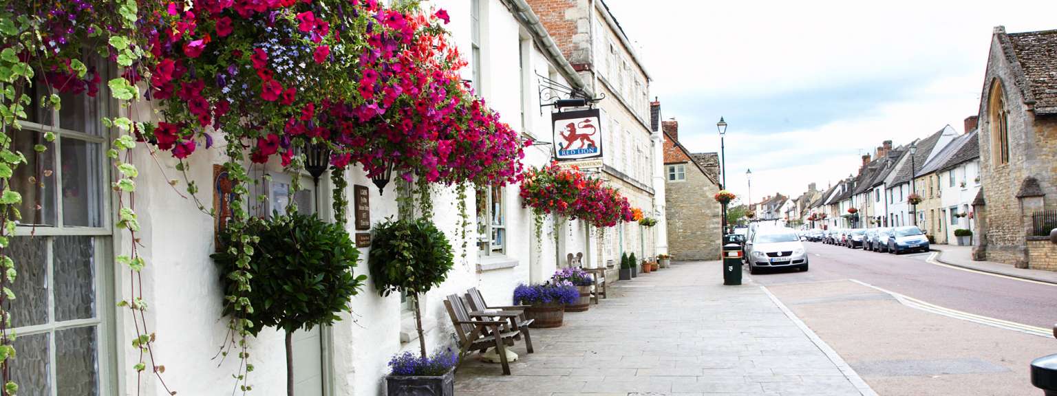 The Red Lion Cricklade – pub, restaurant and inn with online booking